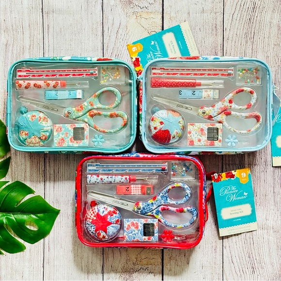 The Pioneer Woman | Other | Pioneer Woman Sewing Kit Heritage Floral ...